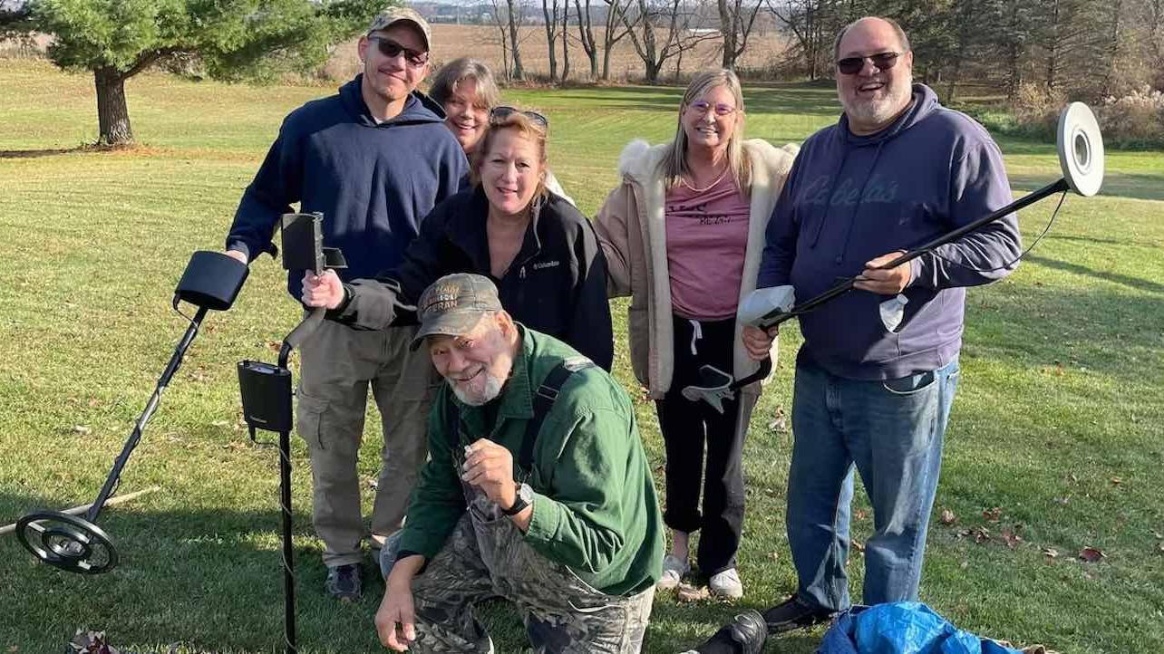 6 Strangers Drop Everything To Help Man Find Lost Wedding Ring